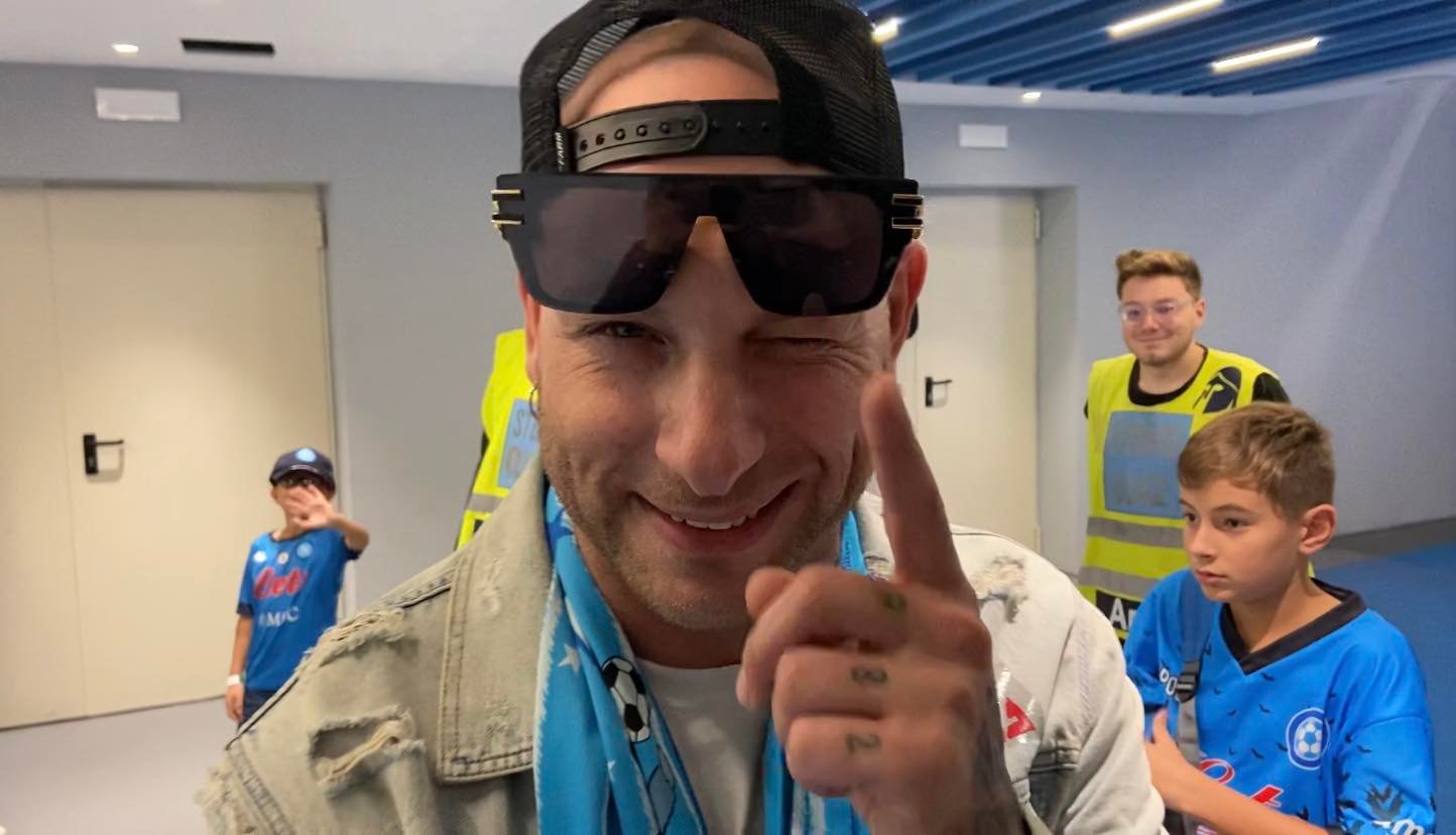 Clementino: "Ho parlato con Osimhen!". Poi parte il freestyle sul ...