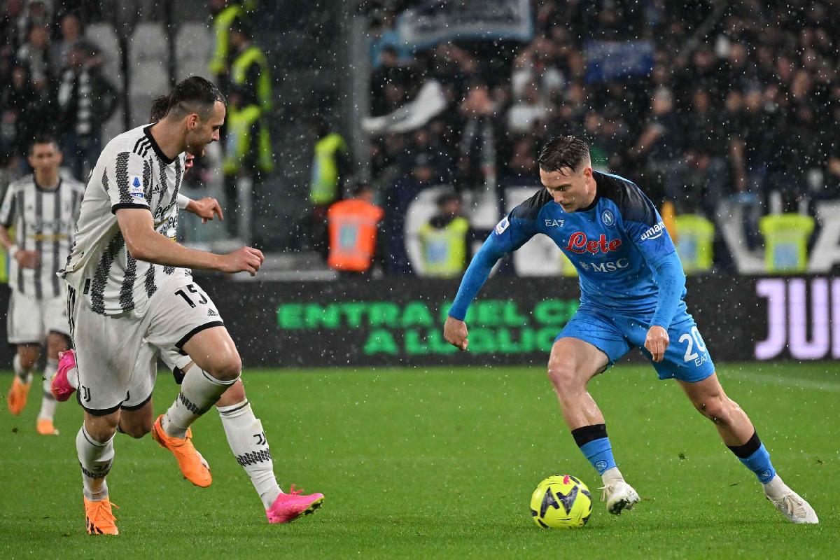 Juventus-Napoli, scintille in campo! Repubblica: battaglia con colpi ...