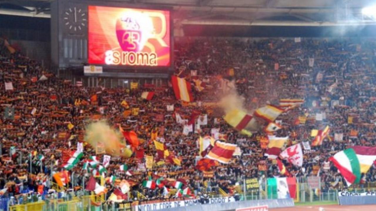 Tensione ultras Roma: lanciata molotov contro la sede del gruppo Quadraro