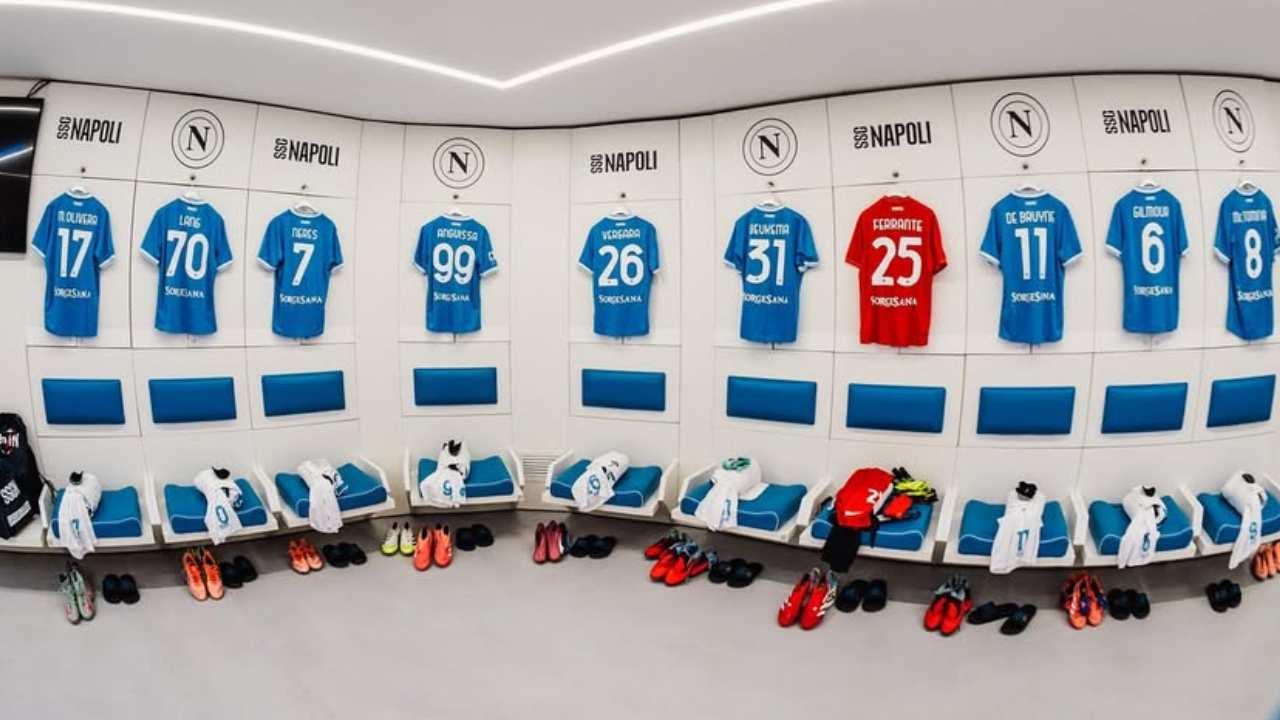Cosa accade nello spogliatoio del Napoli? "Vaffa" tra compagni, facce ...