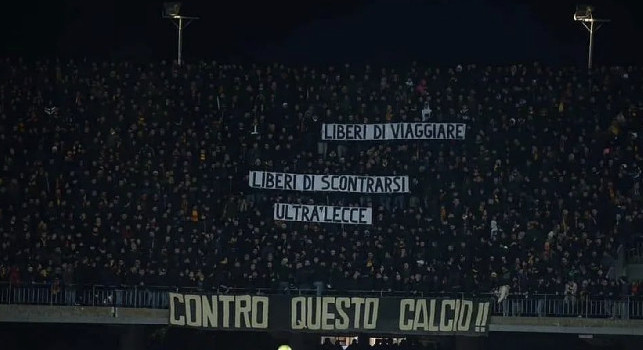 Ultras Lecce lanciano petardi e bombe carta in campo: c'entrano gli ...
