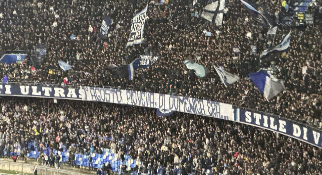 Napoli-Juve, doppio striscione al Maradona! Le Curve omaggiano Cristian ...