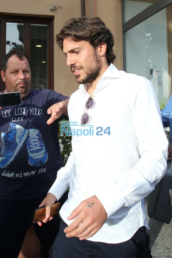 Verdi ha terminato le visite mediche a Villa Stuart: all'uscita foto ed ...