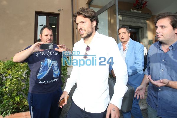 Verdi ha terminato le visite mediche a Villa Stuart: all'uscita foto ed ...
